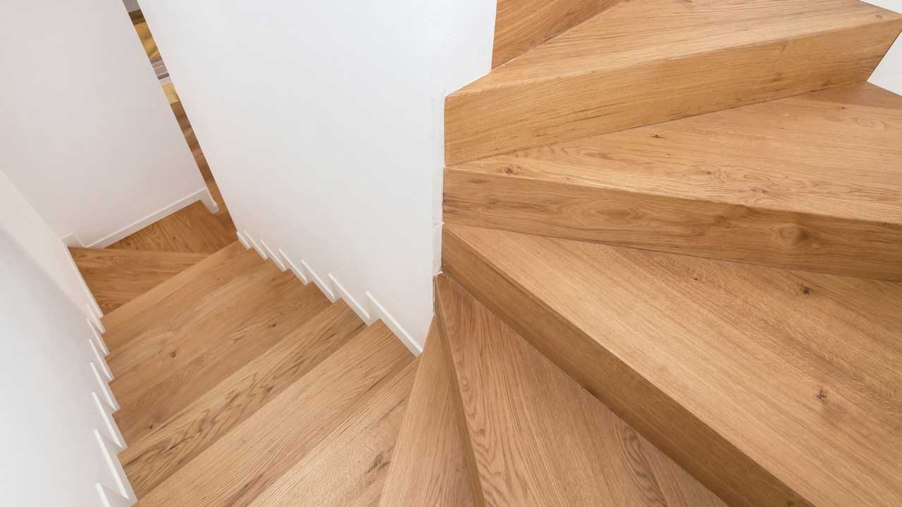 Escaliers à marches balancées : exemples, inspiration et conseils